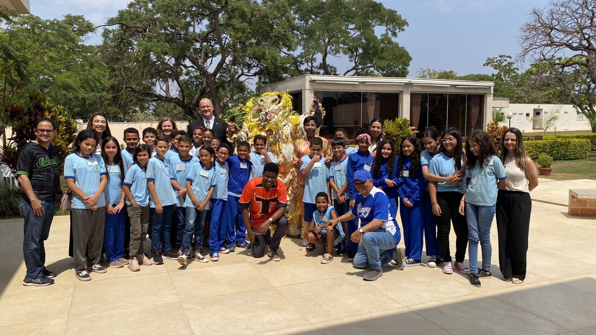 Alunos da rede pública aprendem sobre a cultura da República Dominicana ...